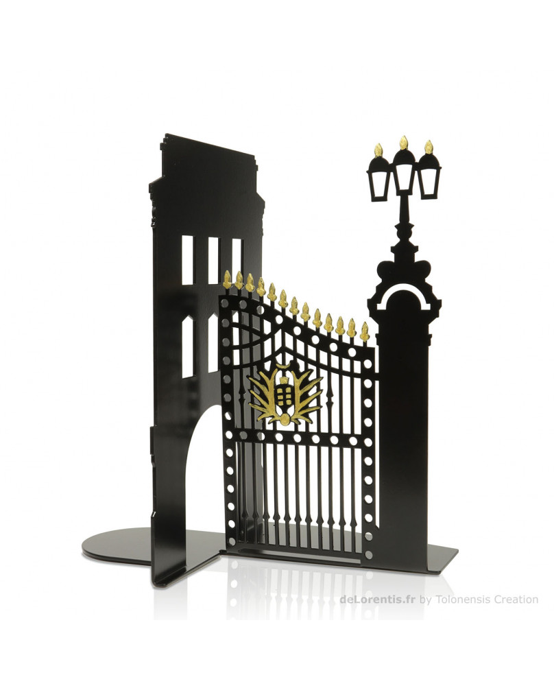 Bookends Buckingham Palace